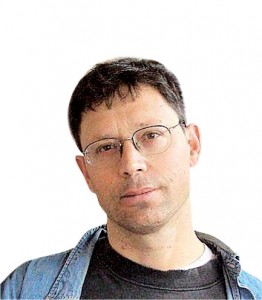 ביקור בית עם הסופר ענר שלו: אמא : ספרים